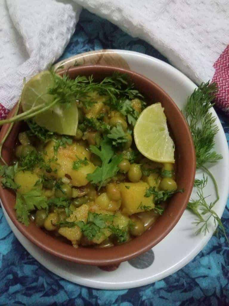Aloo Matar Masala or Spiced Potatoes & Green Peas Curry - My Dainty Kitchen