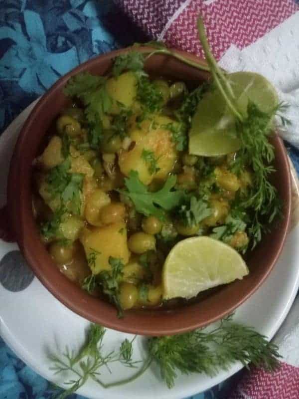 Aloo Matar Masala or Spiced Potatoes & Green Peas Curry - My Dainty Kitchen