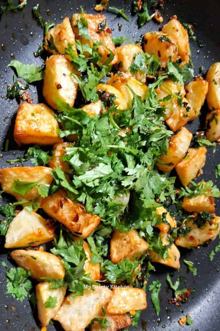 Batata Harra (Lebanese Spicy Potatoes) - My Dainty Kitchen